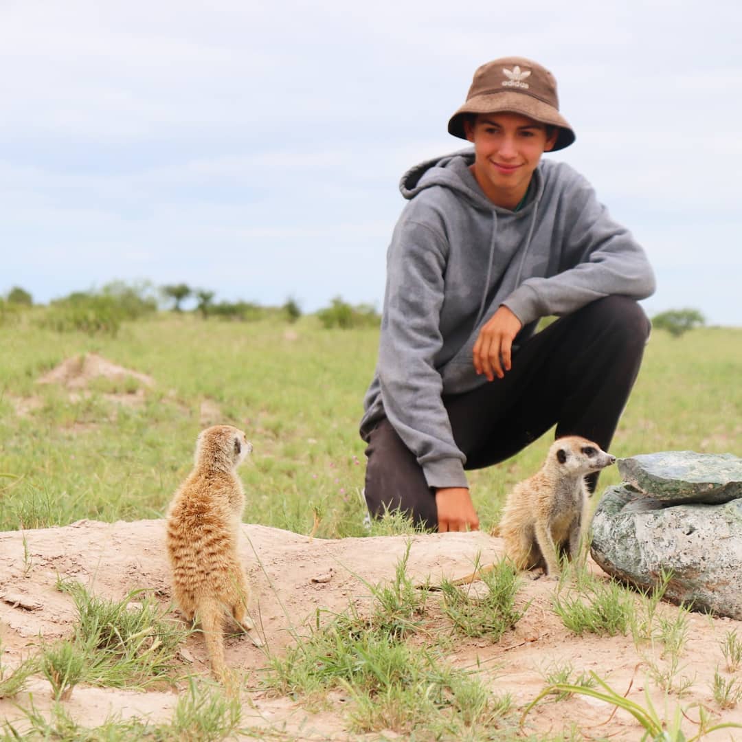 Makgadikgadi Pans – meerkat tour and migration mayhem - Travel Africa